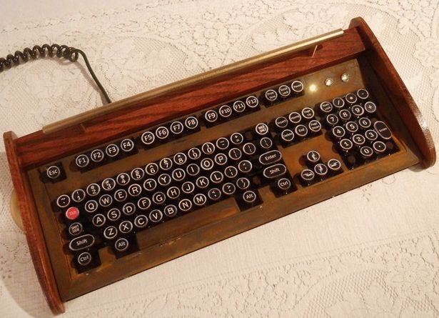 Keyboard style and the Monitor Vintage Looking – 7 Gadgets